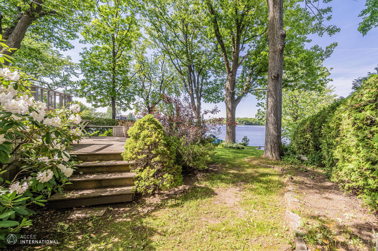 Beautiful property for rent located in Notre-Dame-de-l'Île-Perrot, in an exclusive and ...